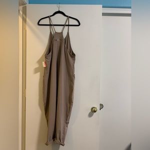 Free People | Pants & Jumpsuits | Free People Movement Scoop Neck Ankle ...